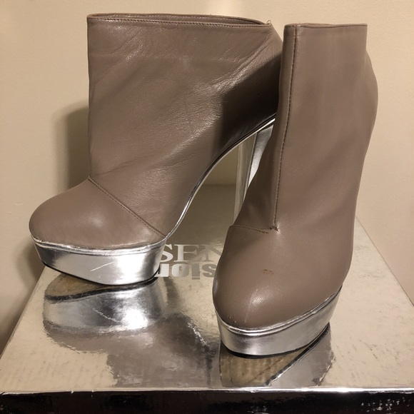 SENSO | Shoes | Senso Diffusion Pewter Silver Ankle Booties | Poshmark